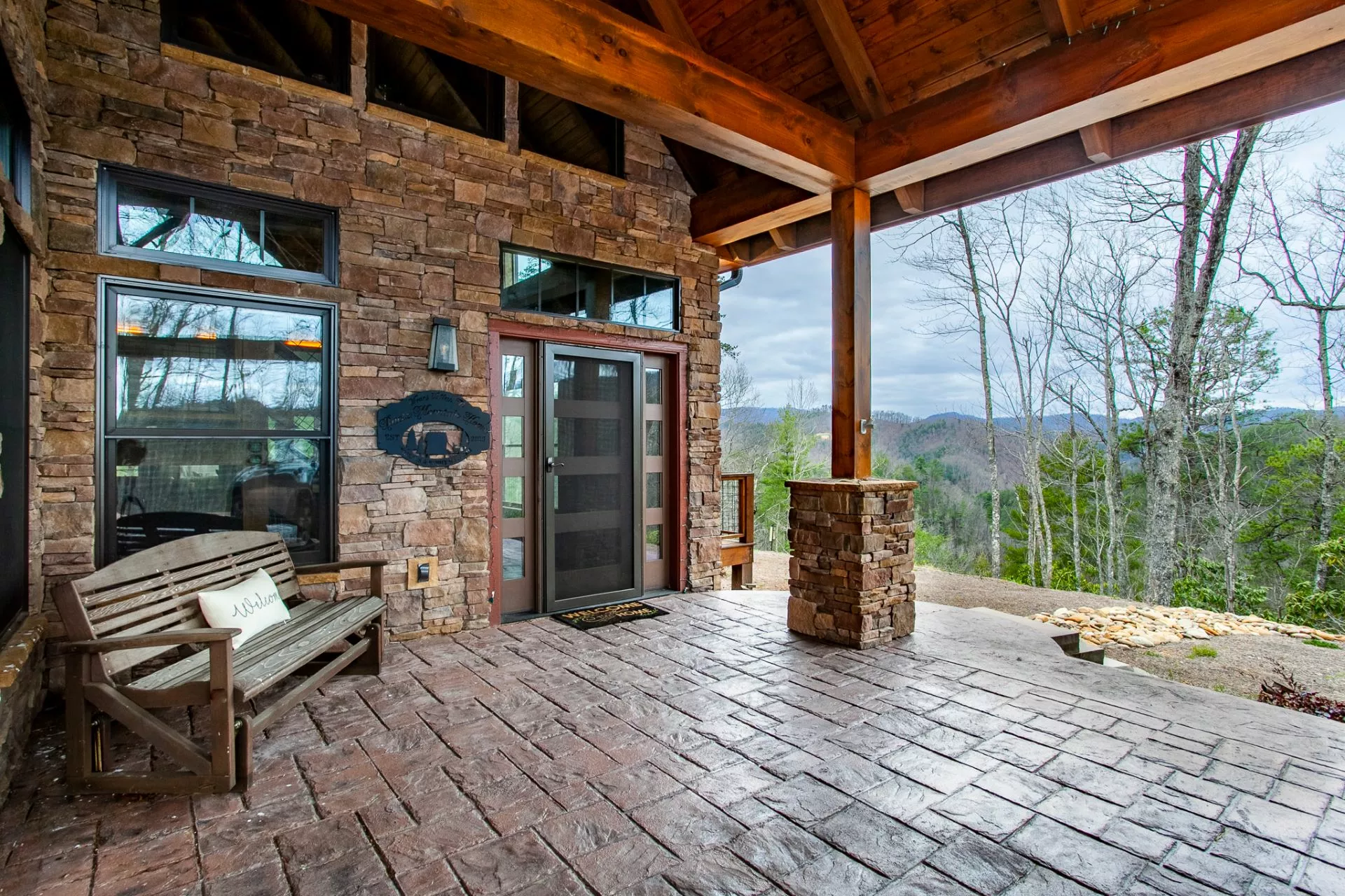 Sevierville Cabins - Luxury Hickory Homestead