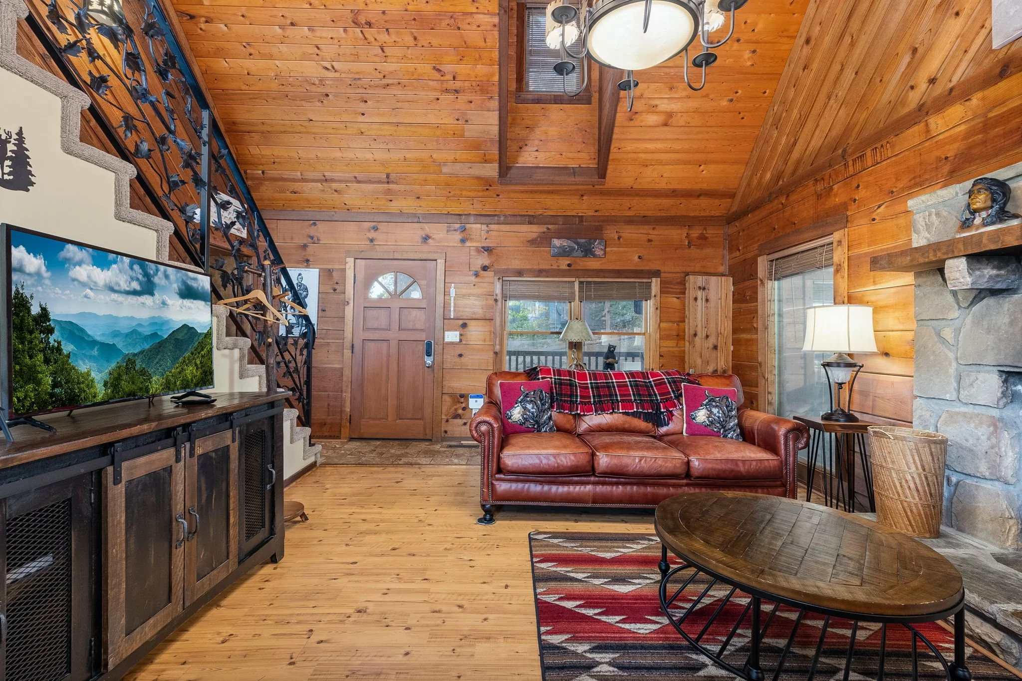 Gatlinburg Cabins - Cherokee Winds