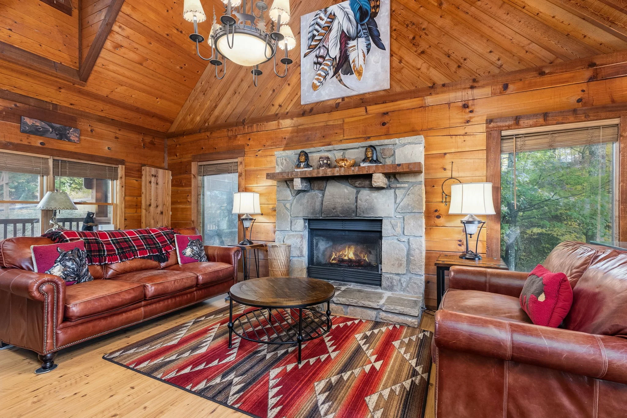 Gatlinburg Cabins - Cherokee Winds
